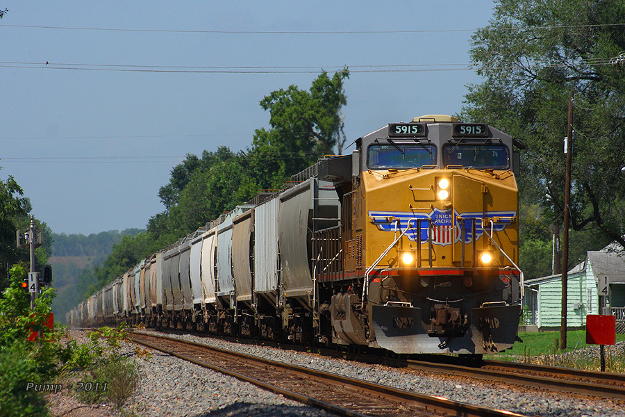 Eastbound UP Loaded Grain Train